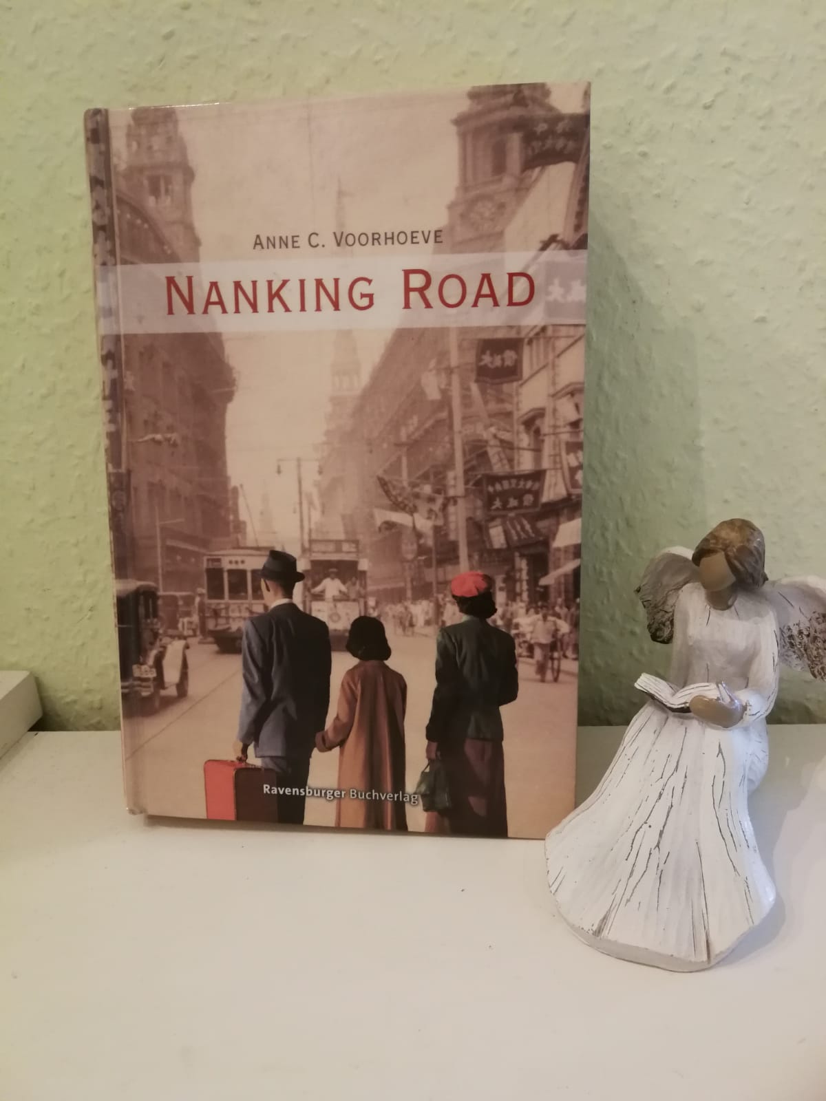 Rezension: „Nanking Road“ von Anne C. Voorhoeve – Buchspinat